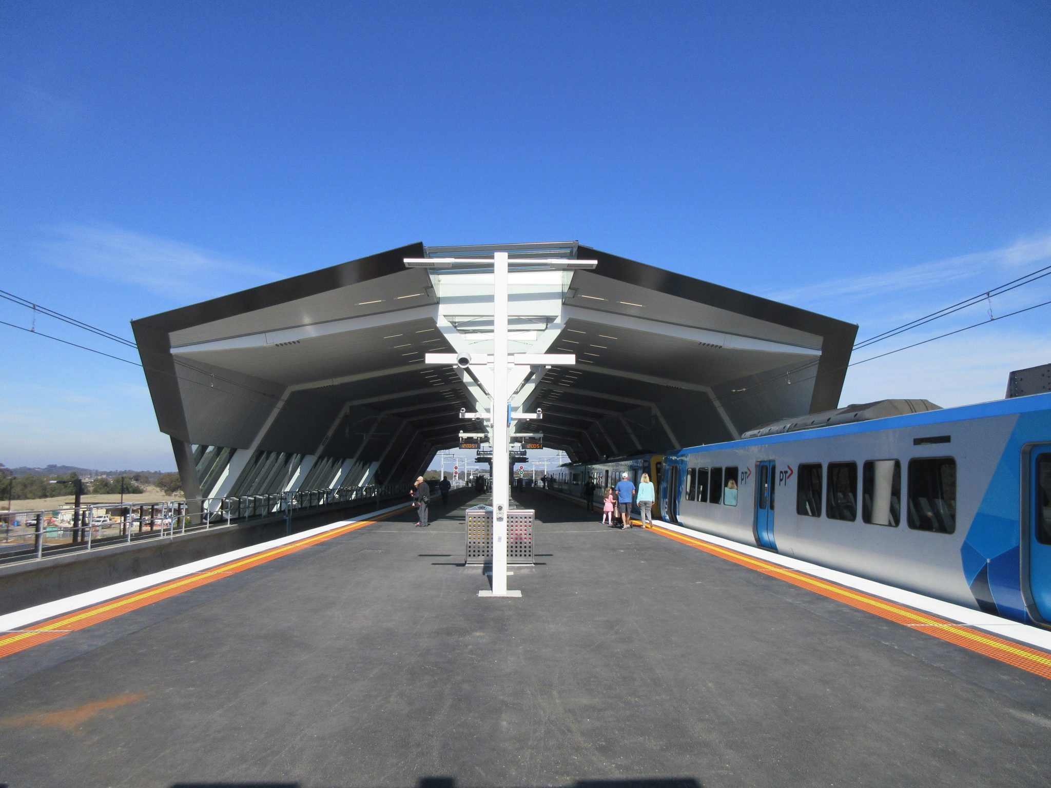 Mernda trains pass first morning commute test